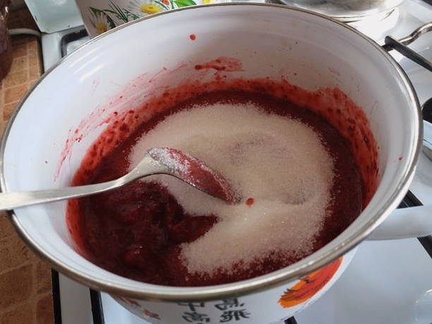 Соус из брусники как в Икеа на зиму - рецепт с пошаговыми фото