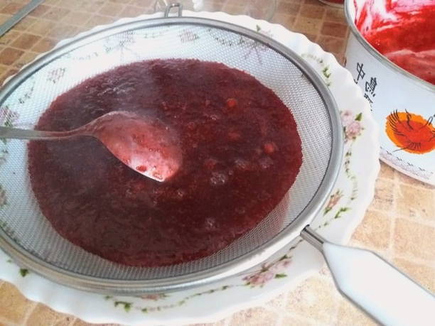 Соус из брусники как в Икеа на зиму - рецепт с пошаговыми фото